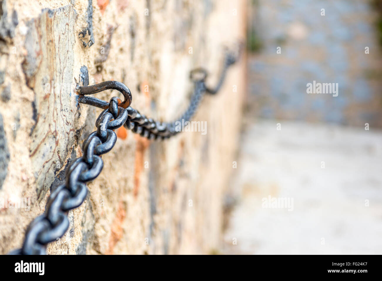 Black metal chain hi-res stock photography and images - Alamy