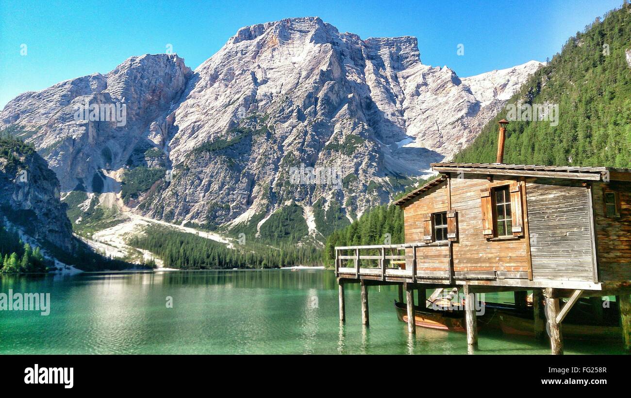 Stilt cottage hi-res stock photography and images - Alamy