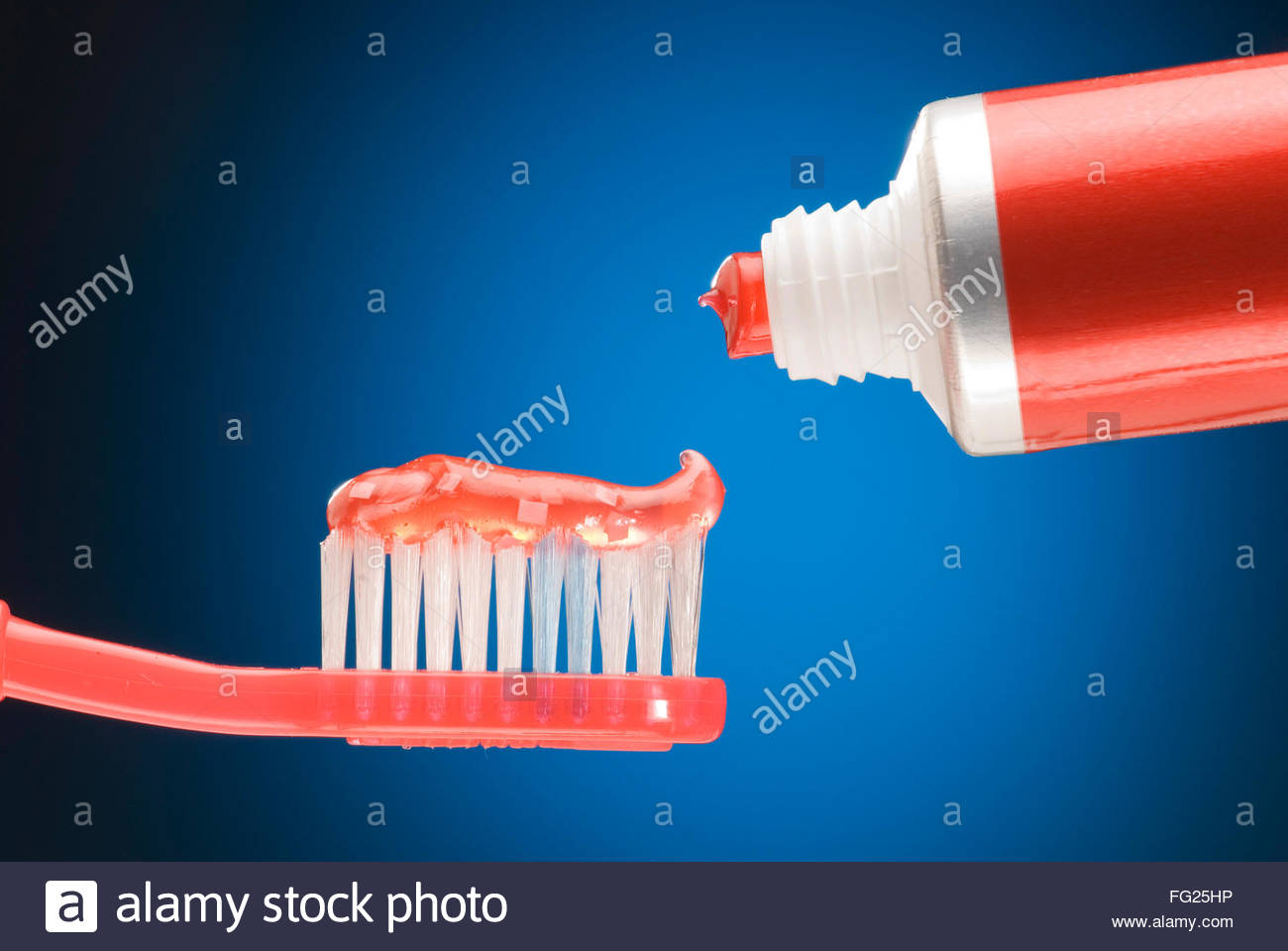 Toothpaste Tubes Stock Photos & Toothpaste Tubes Stock Images - Alamy