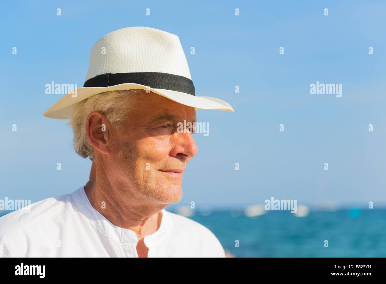 Man beach hi-res stock photography and images - Alamy