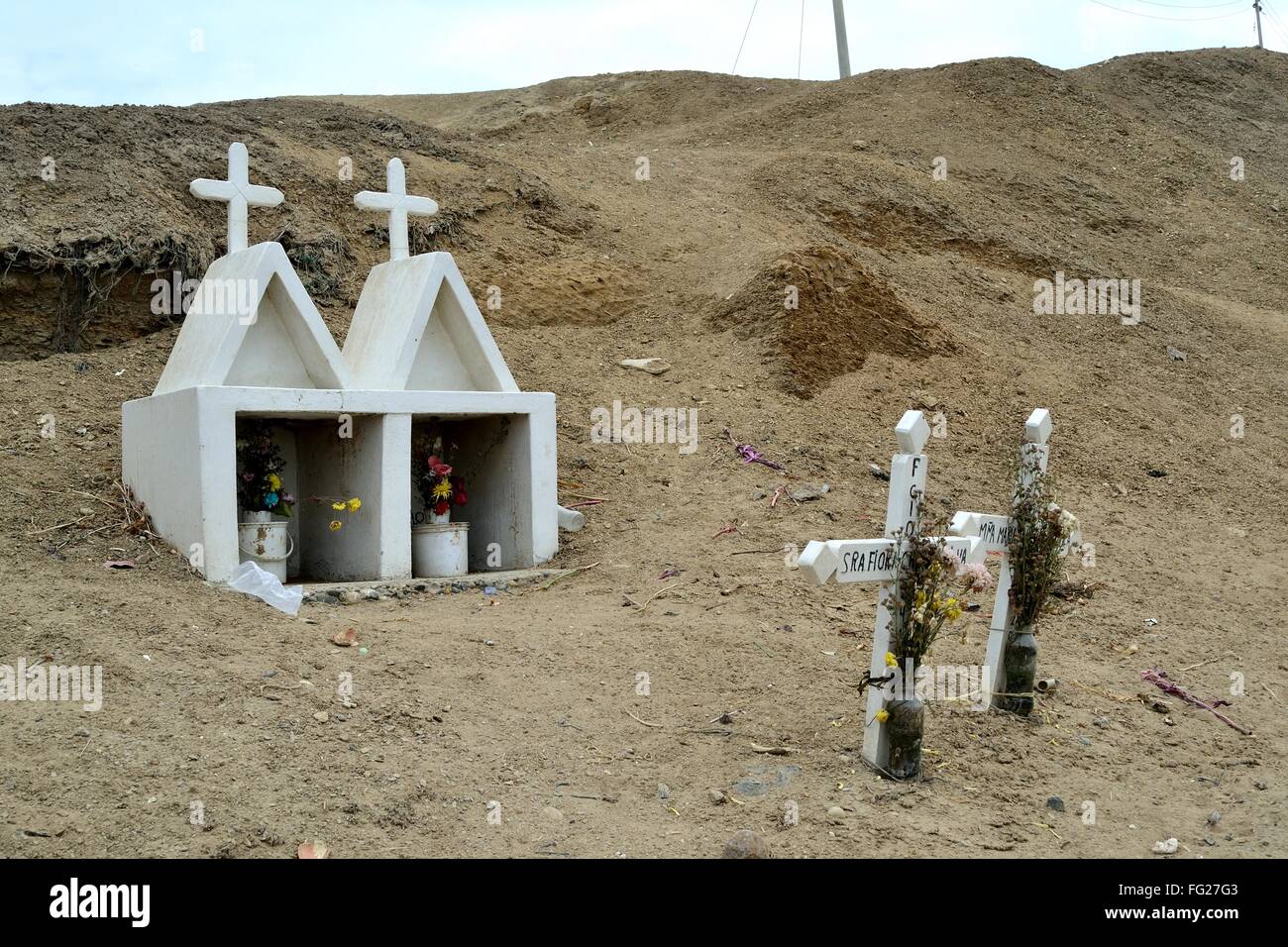 Ancient peruvian tombs hi-res stock photography and images - Alamy