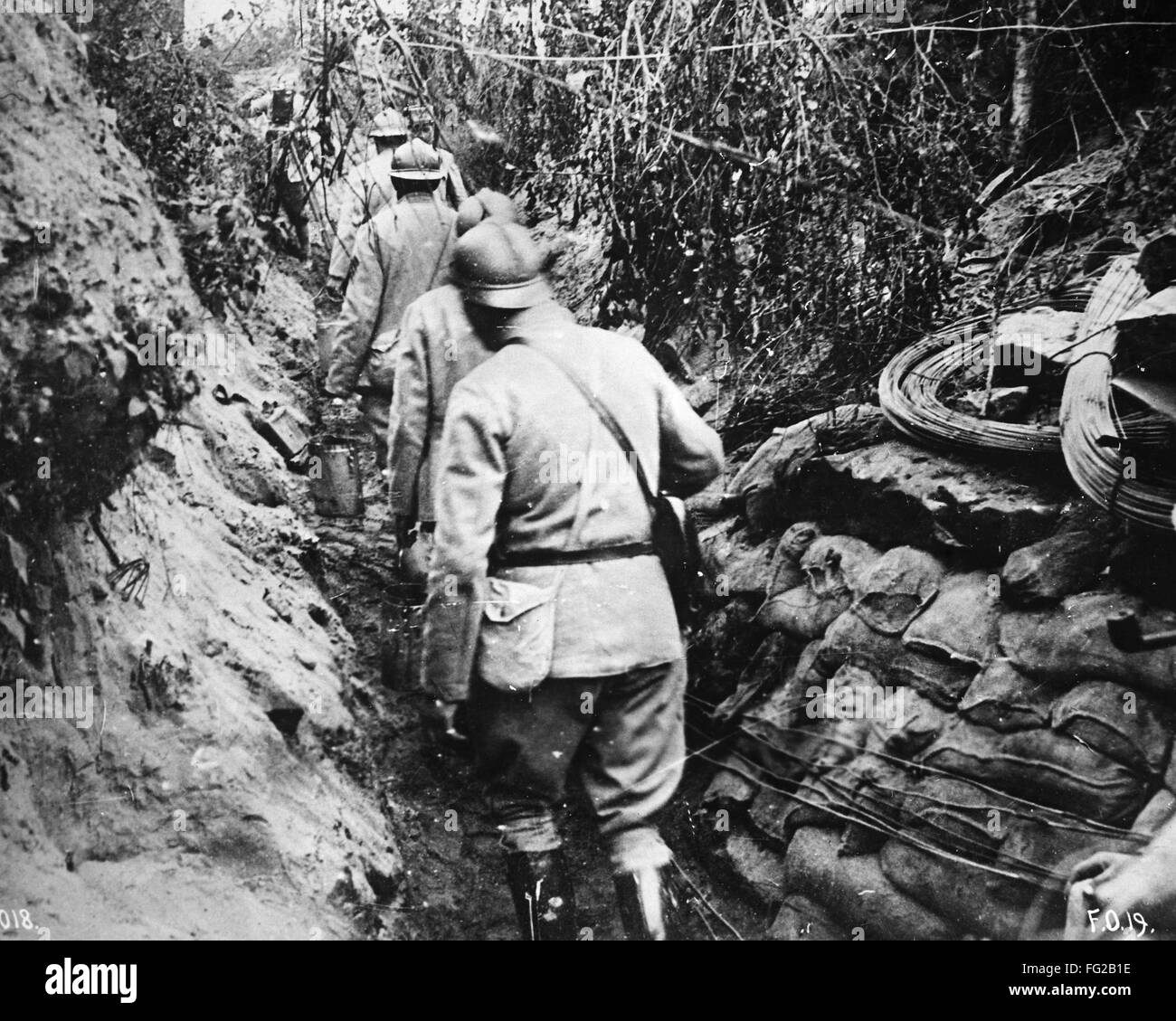 French troops in trench hi-res stock photography and images - Alamy
