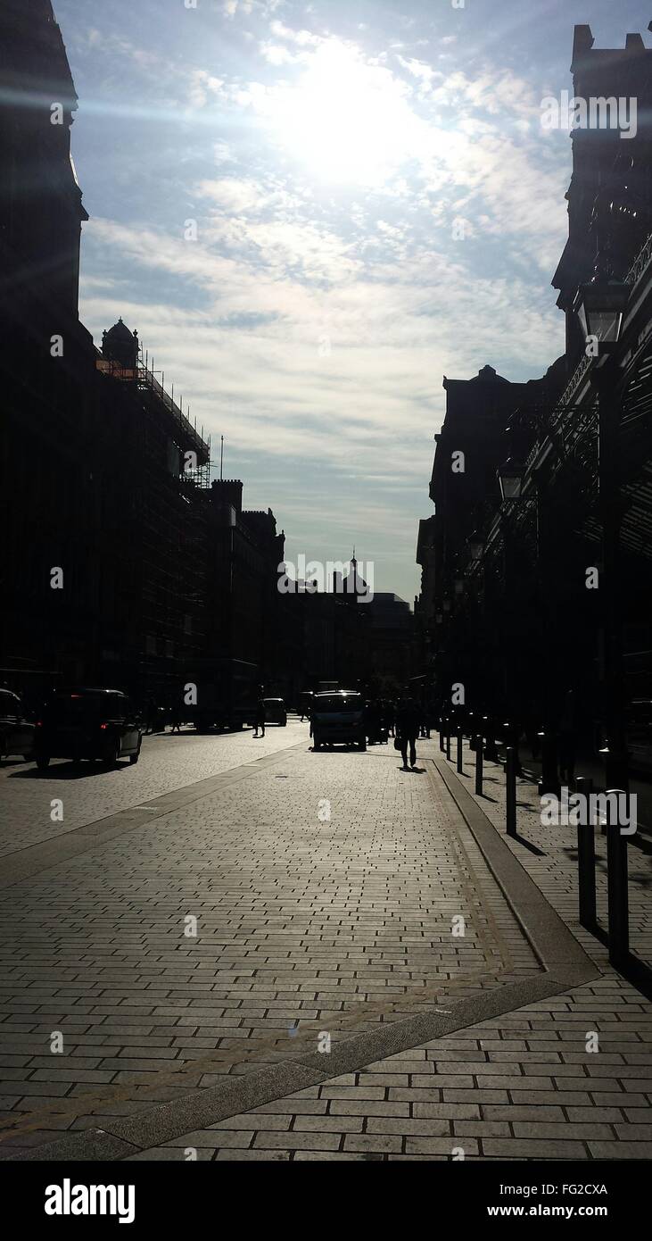 Sky between buildings hi-res stock photography and images - Alamy