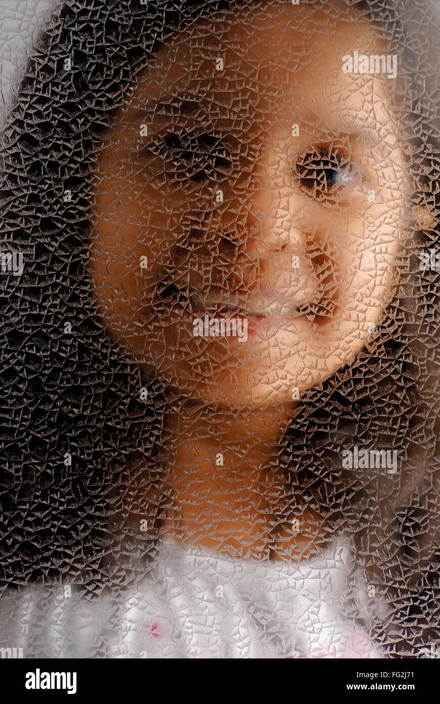 Child behind glass hi-res stock photography and images - Alamy
