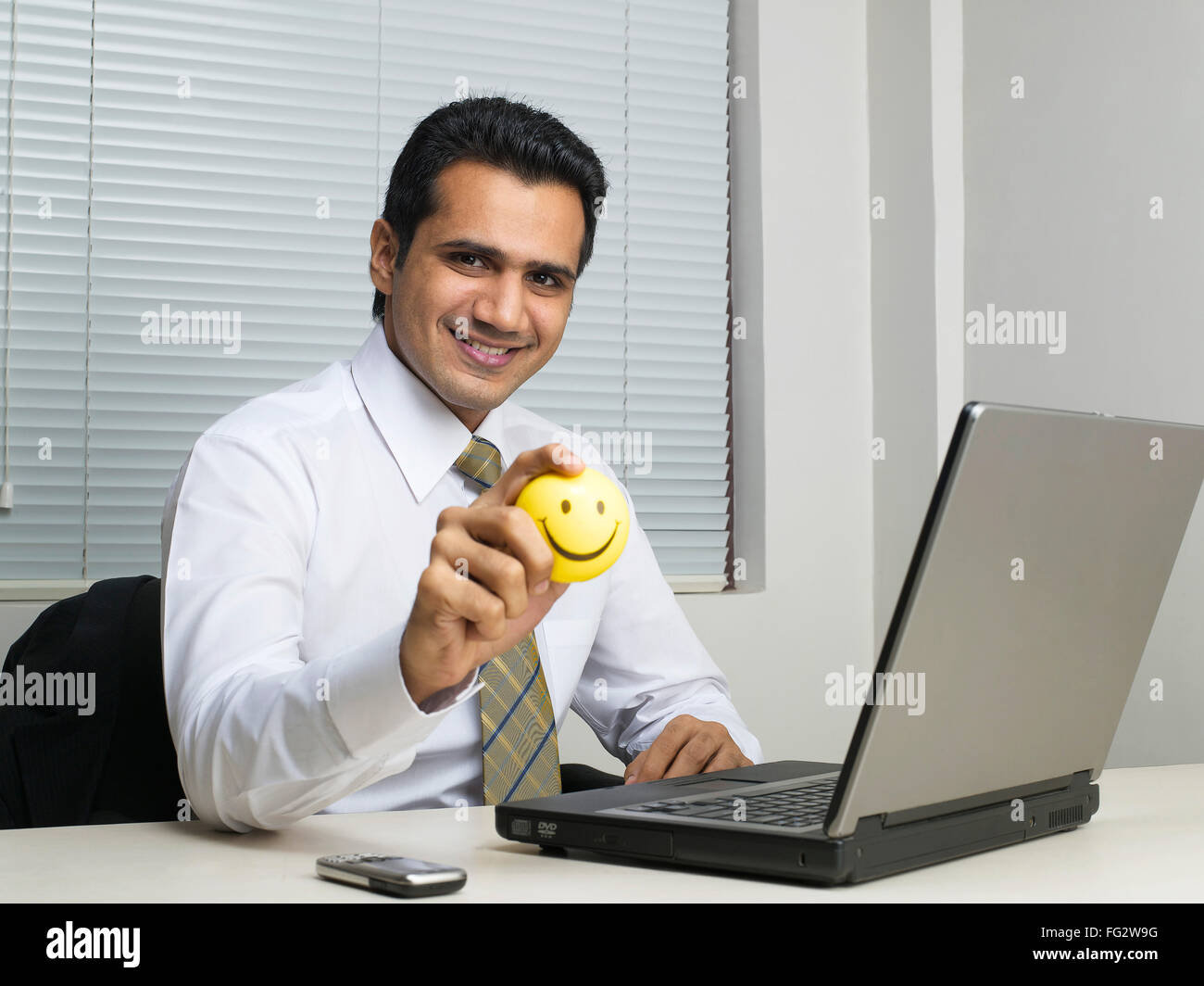 Smiley face computer screen hi-res stock photography and images - Alamy