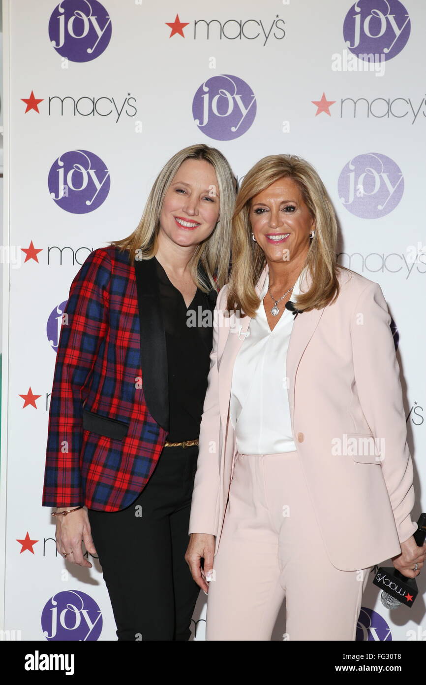Inventor and entrepreneur Joy Mangano makes an appearance at Macy's ...