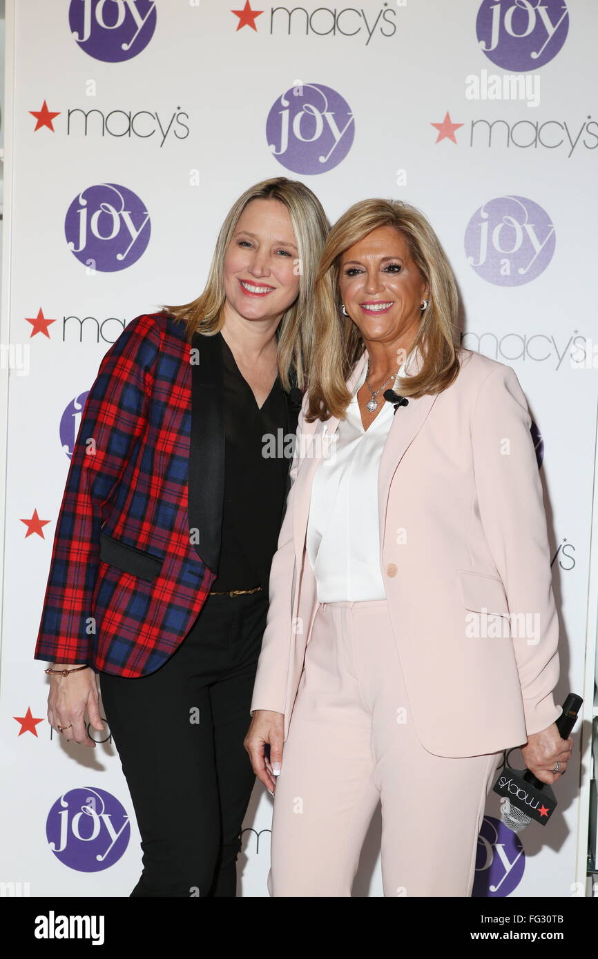 Inventor and entrepreneur Joy Mangano makes an appearance at Macy's ...
