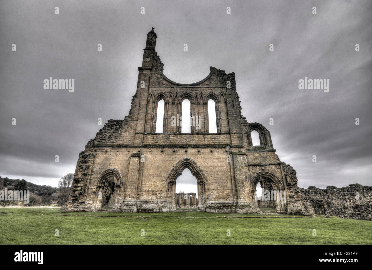 Abandoned abbey hi-res stock photography and images - Alamy