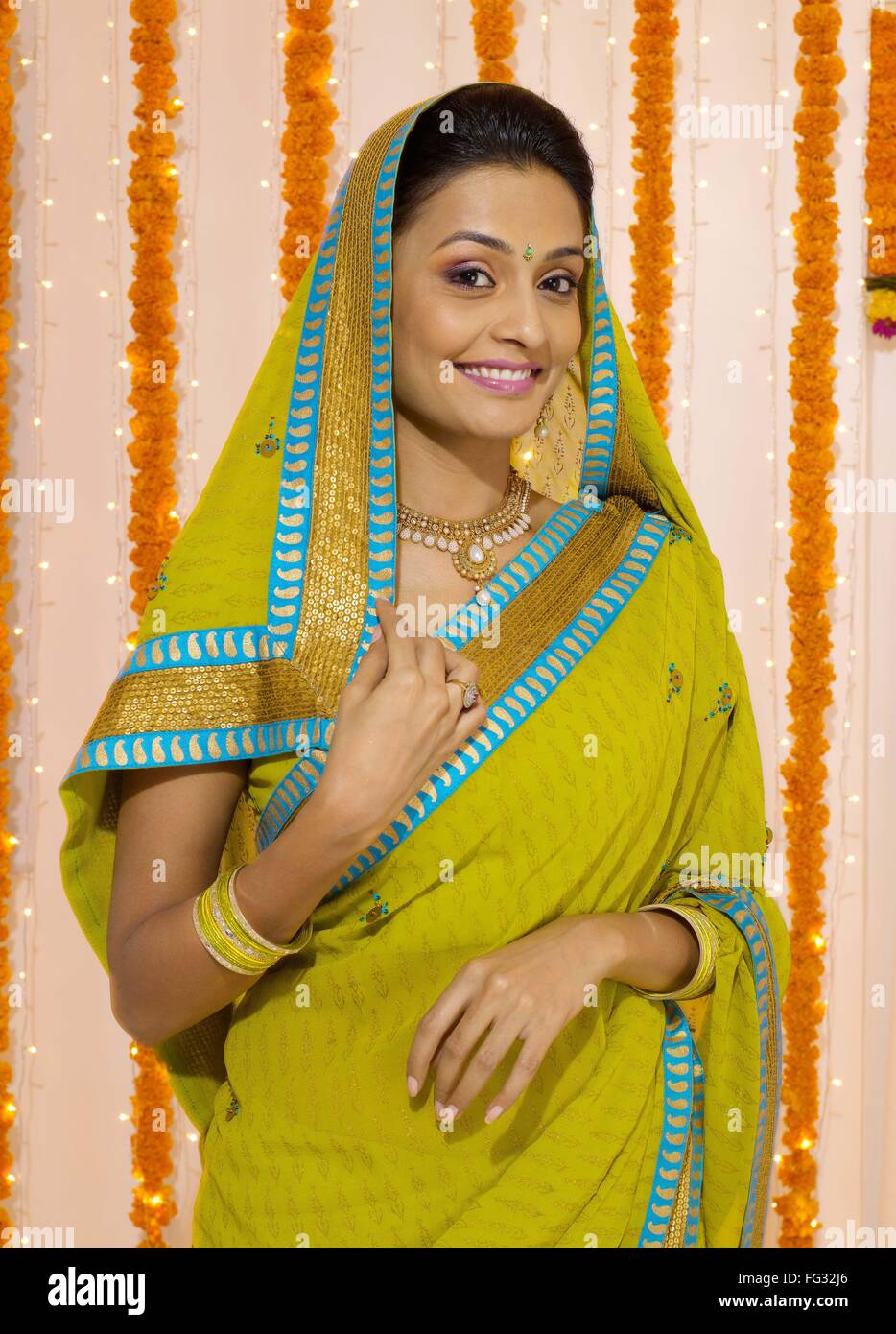 Indian woman wearing a veil hi-res stock photography and images - Alamy