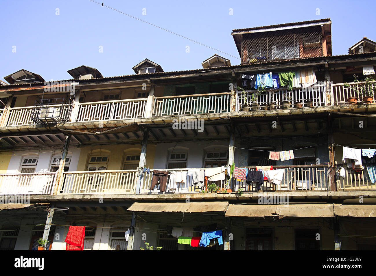 Chawl high rise building mumbai hi-res stock photography and images - Alamy