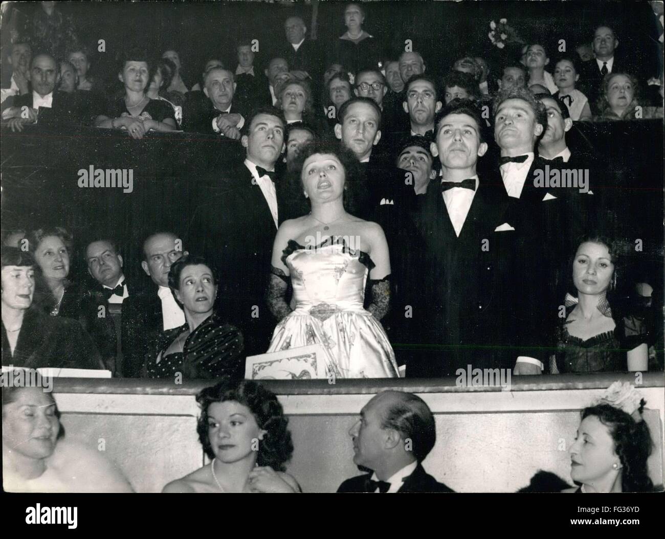 1952 - Edith Piaf and Friends Sing at the Artists' Union Gala ...