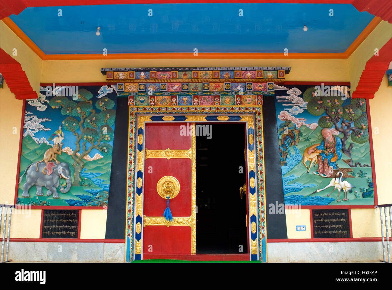 Entrance to Namdroling monastery Palyul Nyingmapa Buddhist Centre ...