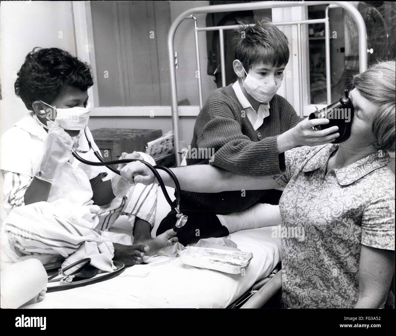 1985 - Stephen, (left) and Peter prepare to put play specia Juliet ...
