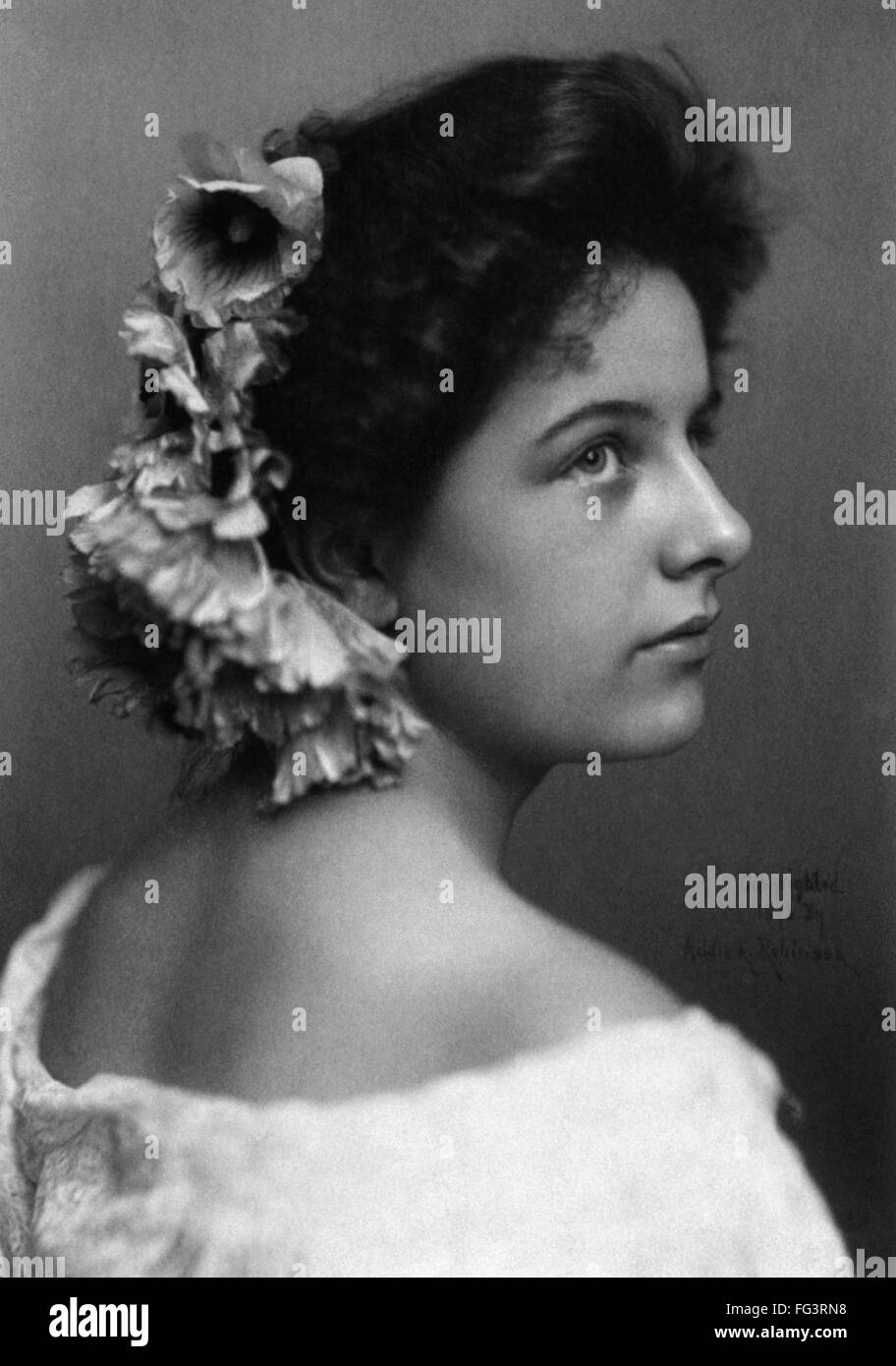 GERALDINE FARRAR (1882-1967). /nAmerican soprano and actress. Platinum ...
