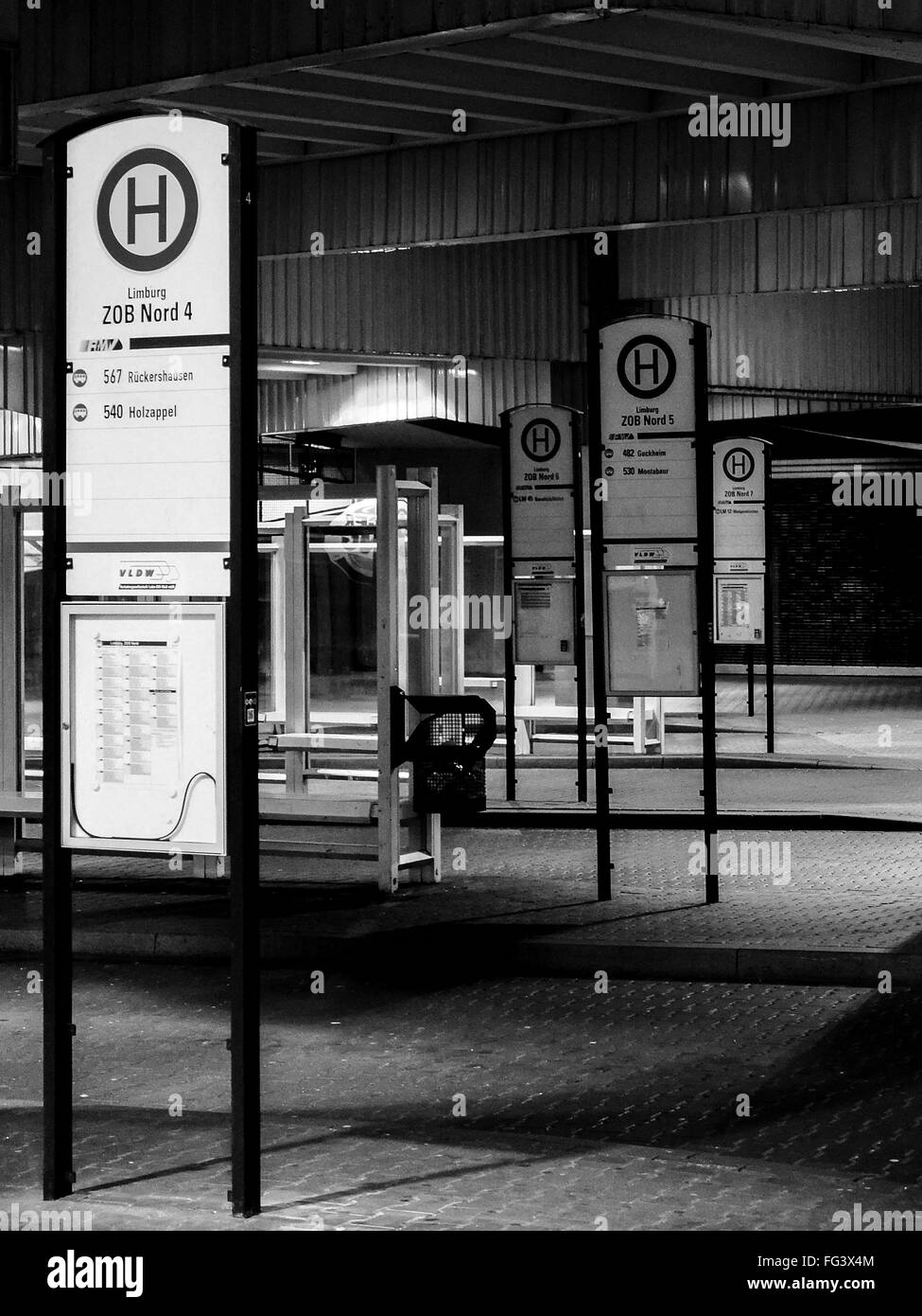 Bus at night bus station hi-res stock photography and images - Alamy