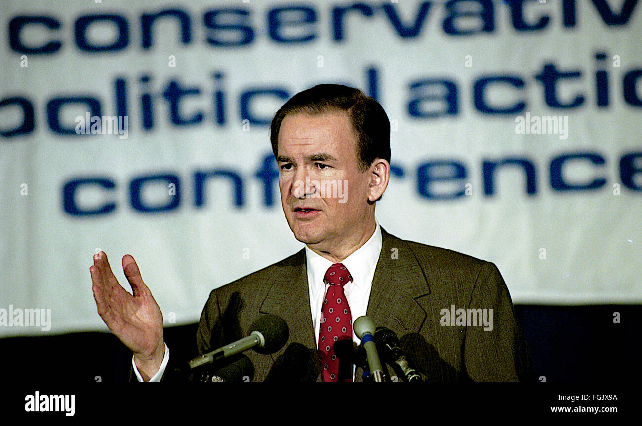 Washington, DC. 2-19-1992 Pat Buchanan addresses the CPAC meeting ...