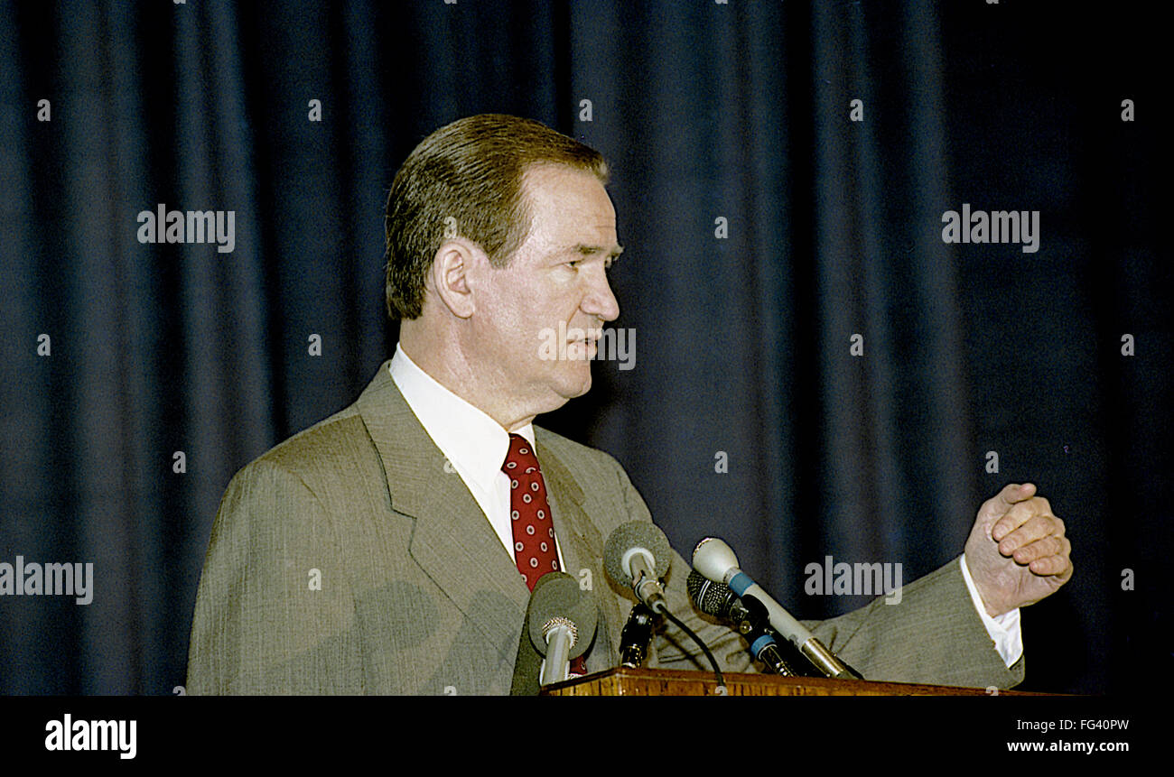 Washington, DC., USA, 19th February, 1992 Pat Buchanan addresses the ...