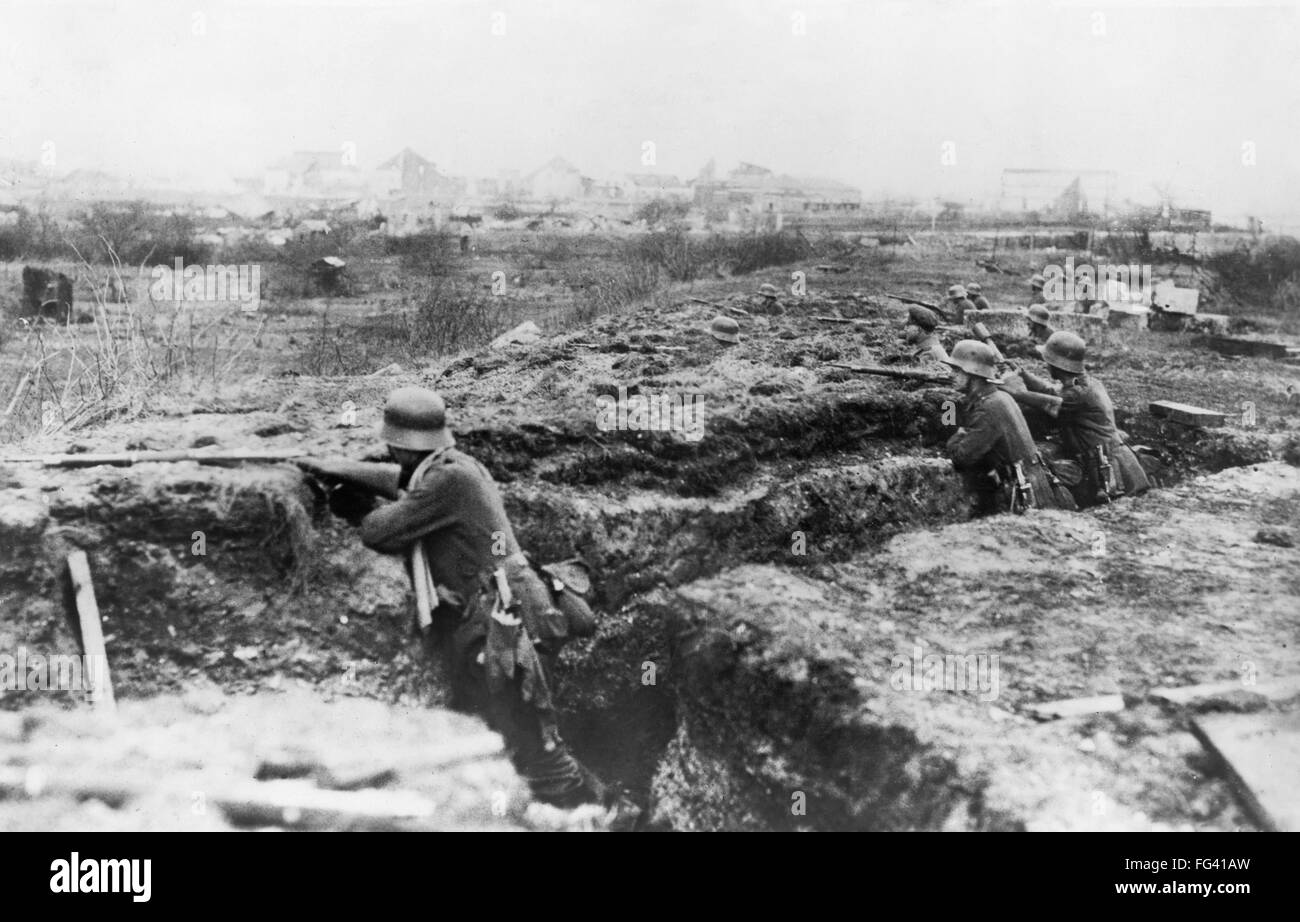 German wwi soldiers, in trenches hi-res stock photography and images ...