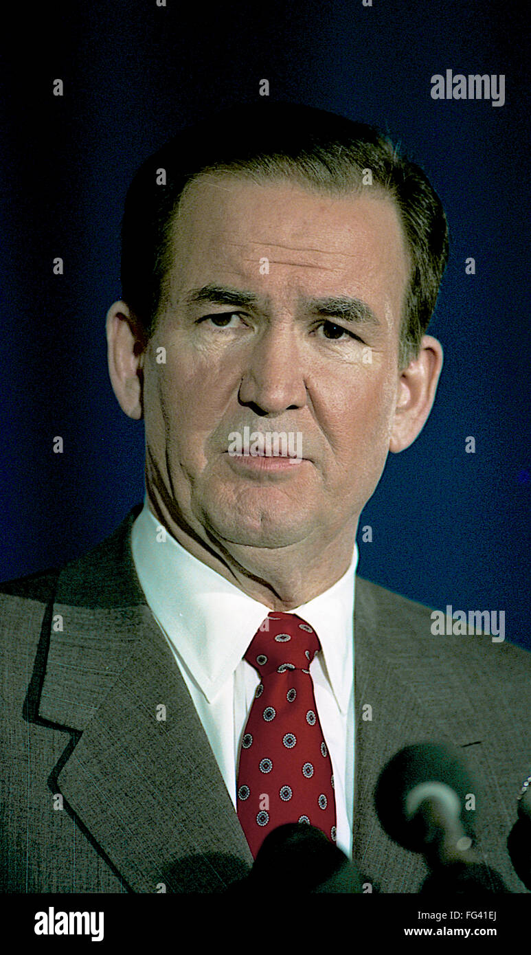 Washington, DC., USA, 19th February, 1992 Pat Buchanan addresses the ...