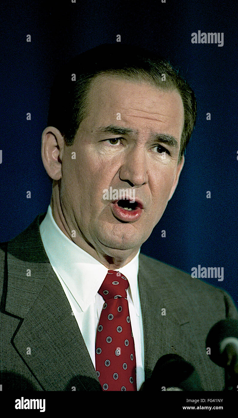 Senior political editor hi-res stock photography and images - Alamy