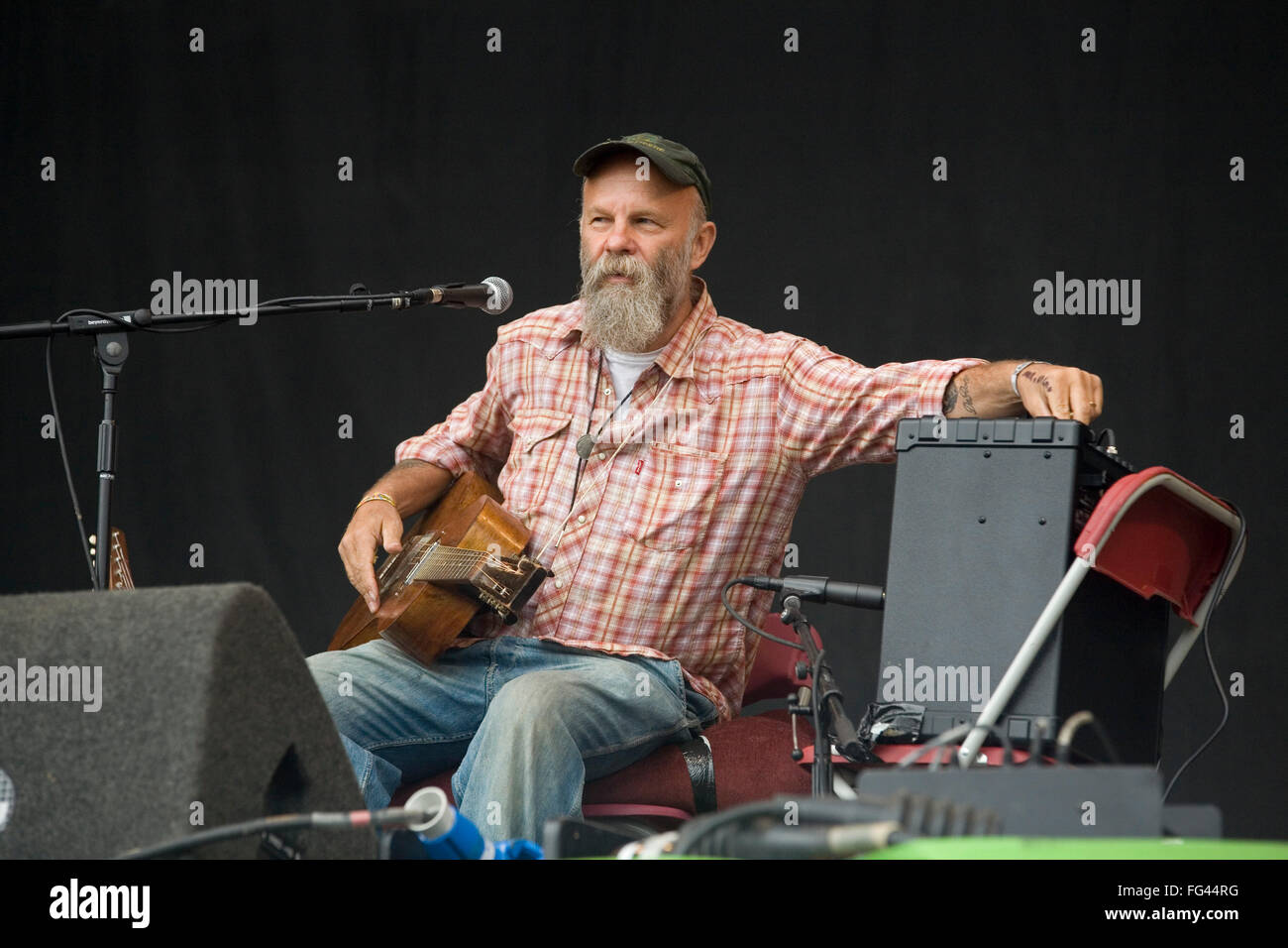 Seasick steve gig hi-res stock photography and images - Alamy
