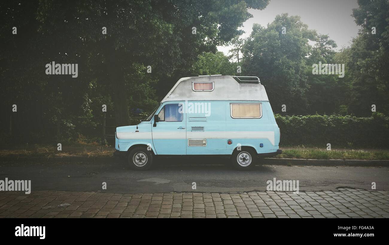 Van side view white hi-res stock photography and images - Alamy
