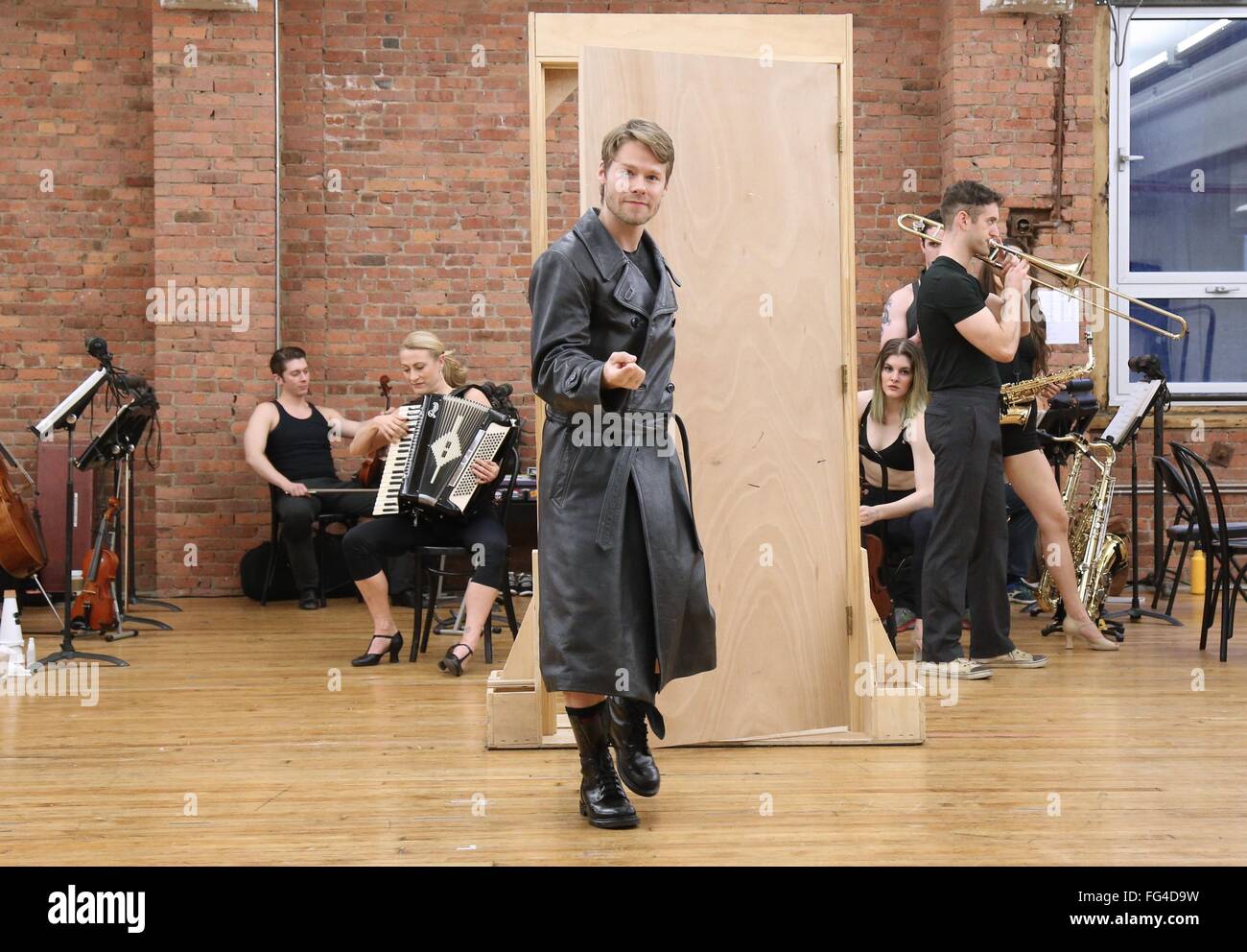 Press preview for the Roundabout Theatre Company's National tour ...