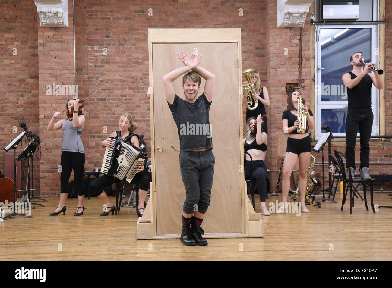 Press preview for the Roundabout Theatre Company's National tour ...