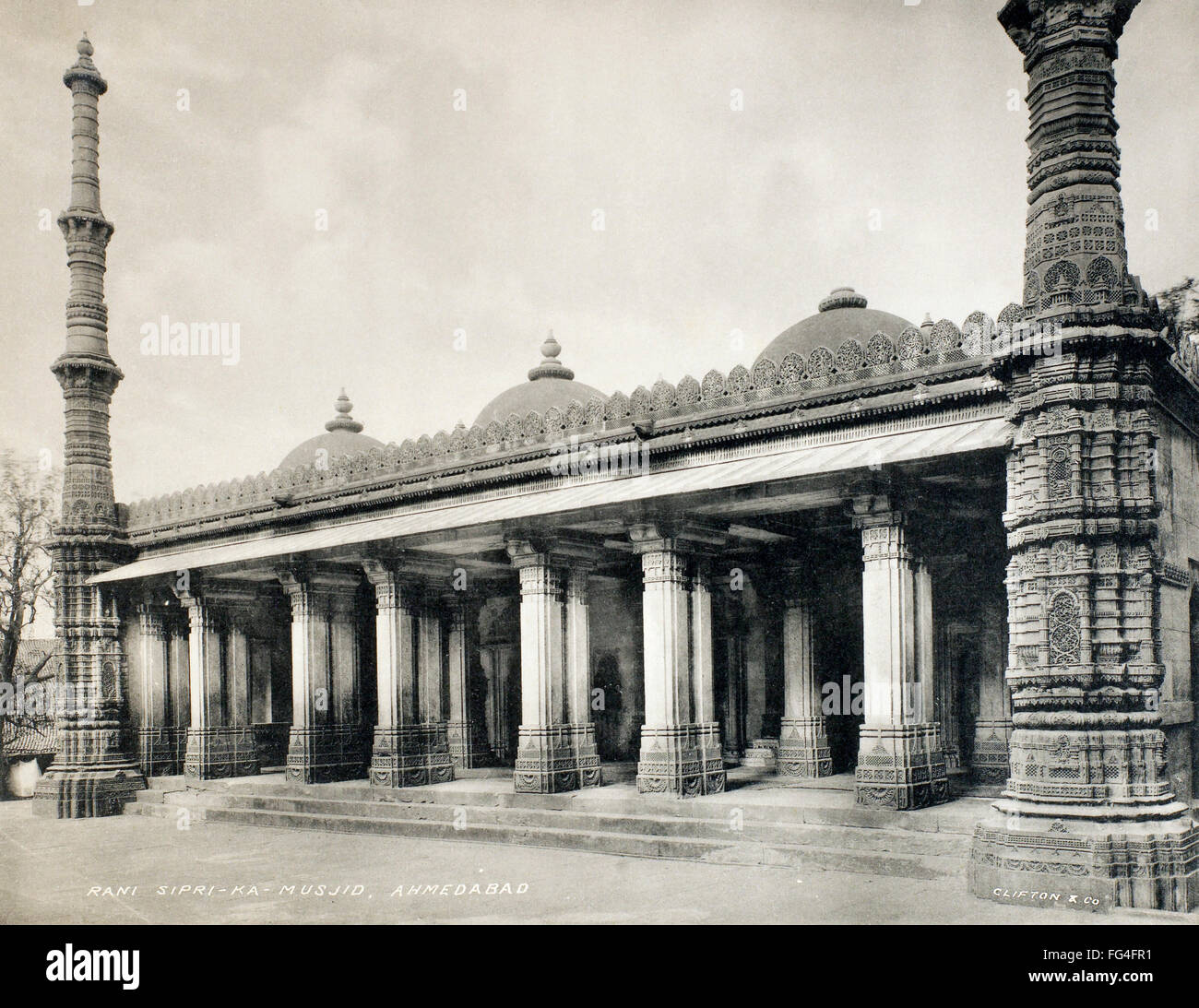 INDIA: RANI SIPRI'S MOSQUE. /nRani Sipri's Mosque in the city of ...