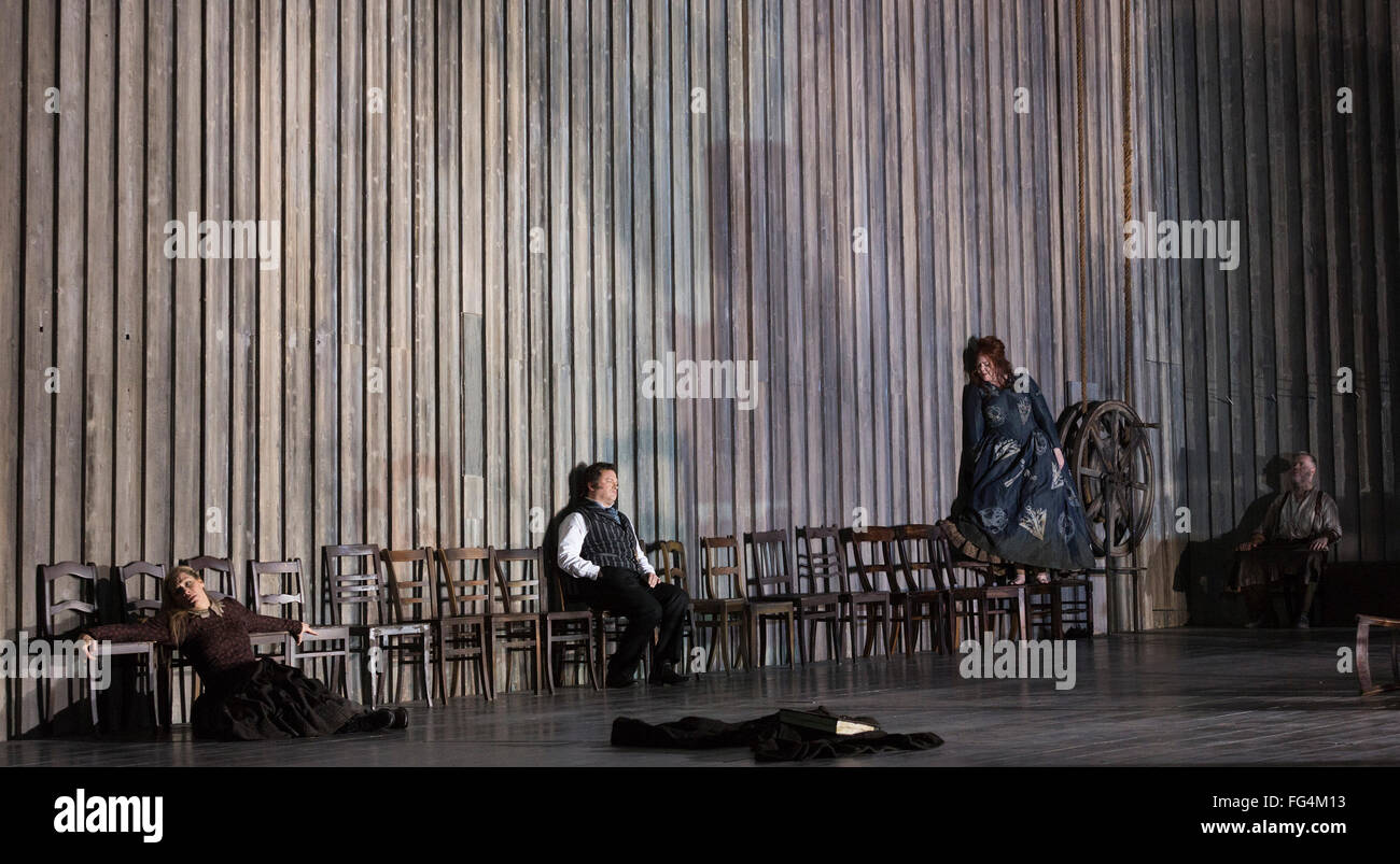 London, UK. 15 February 2016. L-R: Jennifer Holloway, Peter Auty ...