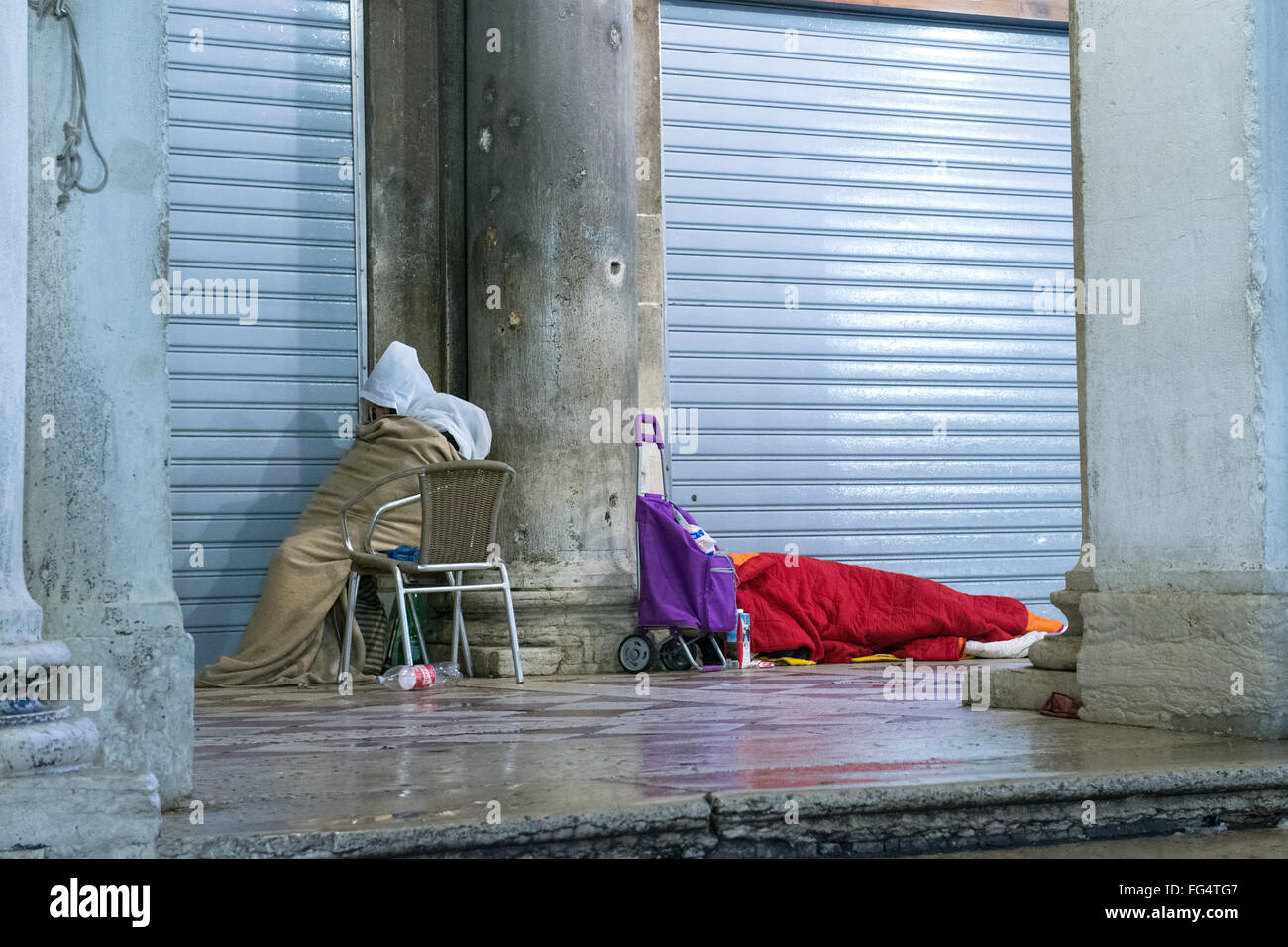 Sleeping on the street hi-res stock photography and images - Alamy