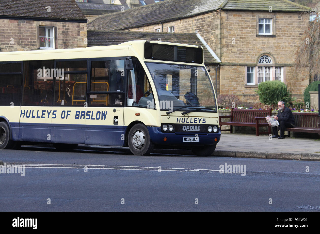 Hulleys of Baslow bus parked next to Bath Gardens in Bakewell Square ...