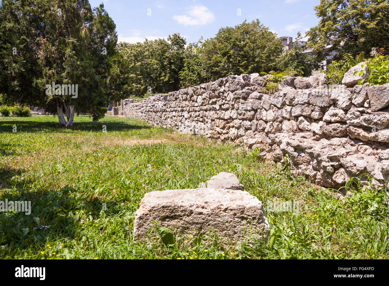 Roman city wall archeological park hi-res stock photography and images ...