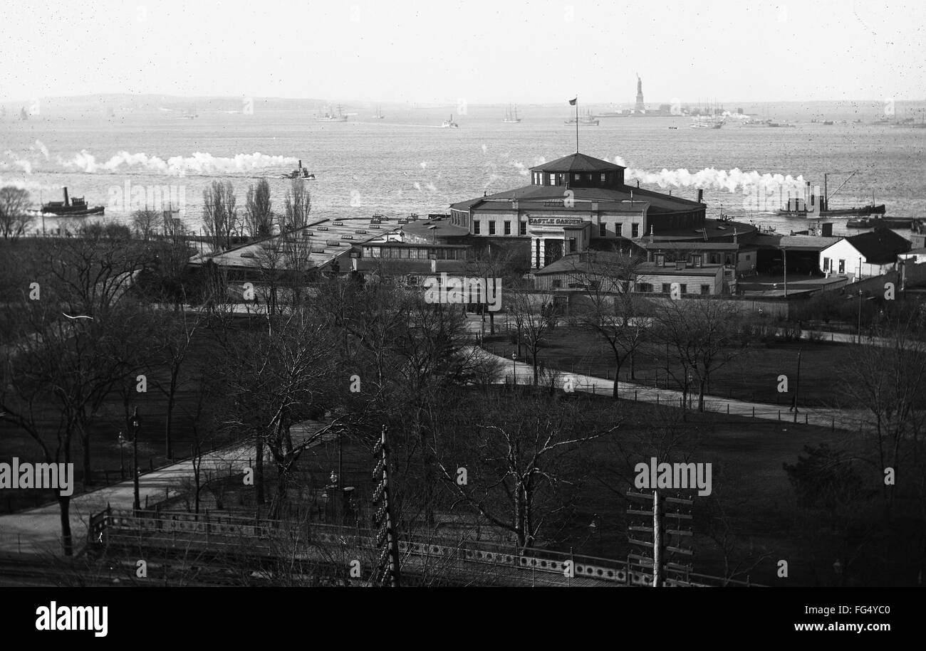 NEW YORK: CASTLE GARDEN. /nThe Battery and Castle Garden in New York ...