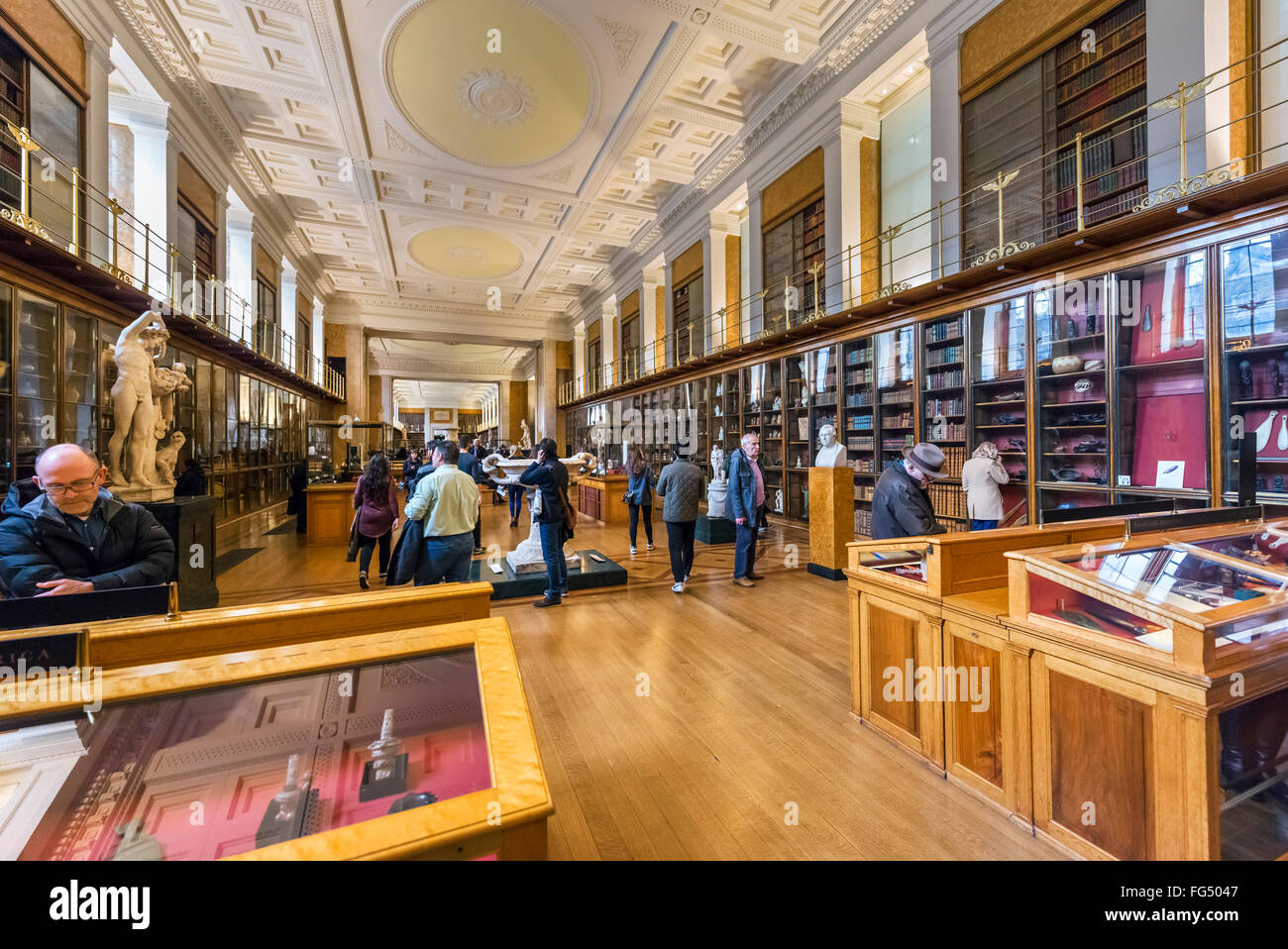 National gallery museum london interior hi-res stock photography and ...