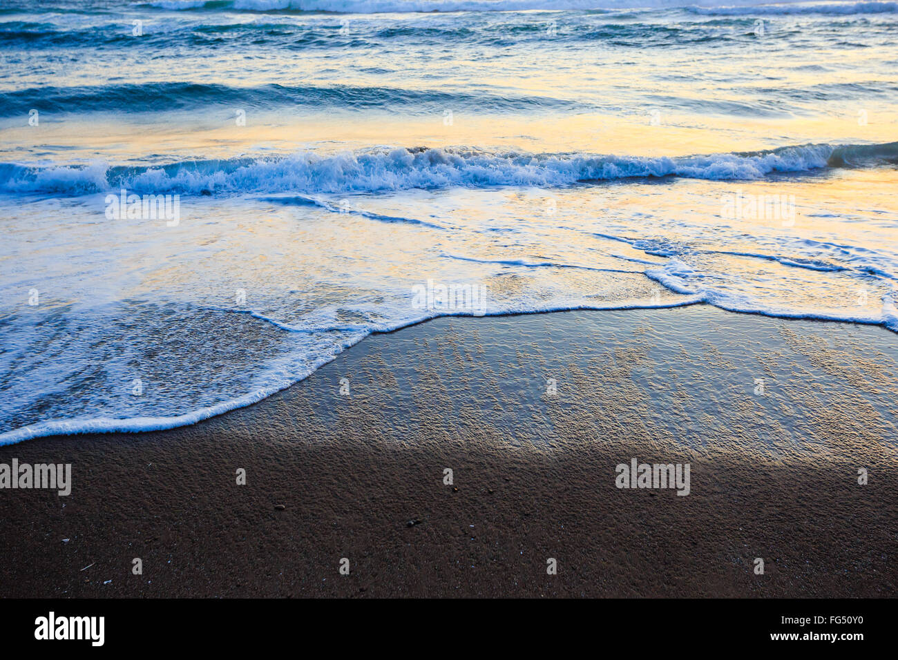 Cascade waves hi-res stock photography and images - Alamy