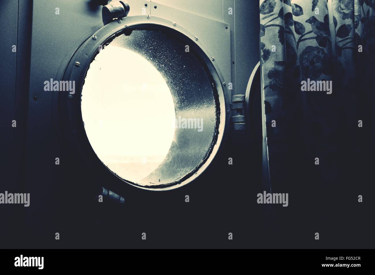 Circular window circle hi-res stock photography and images - Alamy