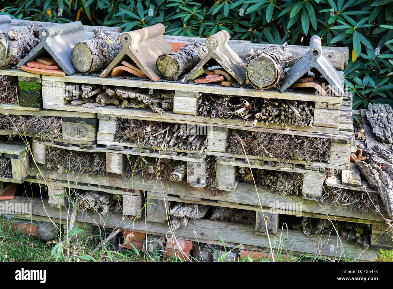 Home built bug hotel hi-res stock photography and images - Alamy