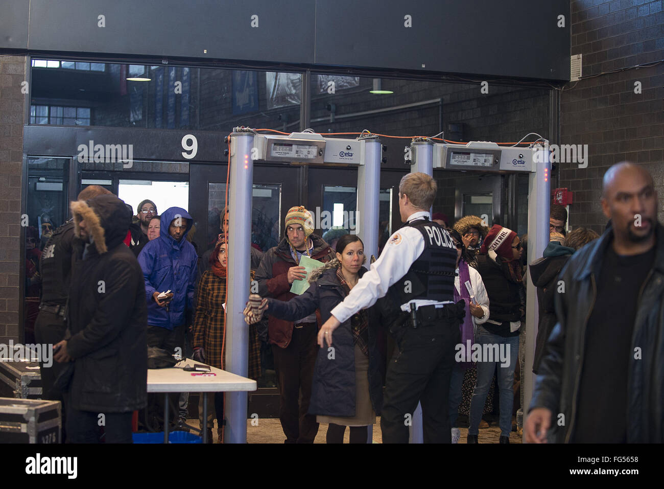 Secret service president clinton hi-res stock photography and images ...