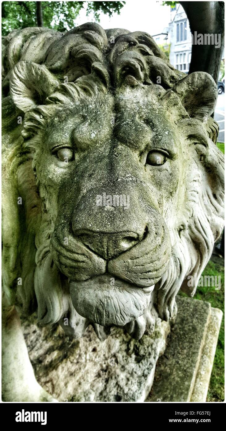 Lion statue art hi-res stock photography and images - Alamy