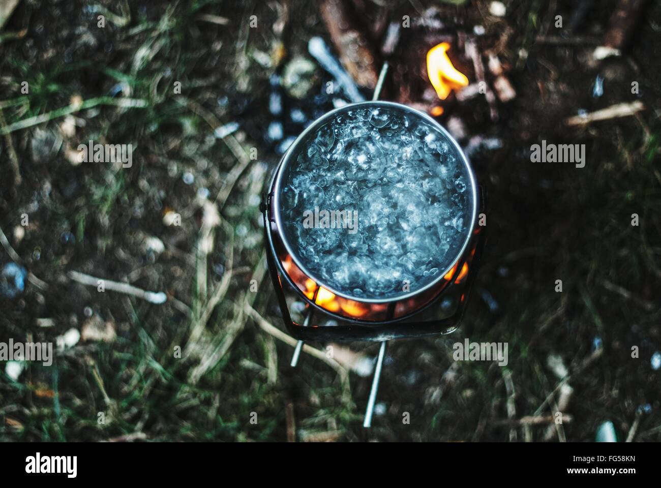 Boiling water stove hi-res stock photography and images - Alamy