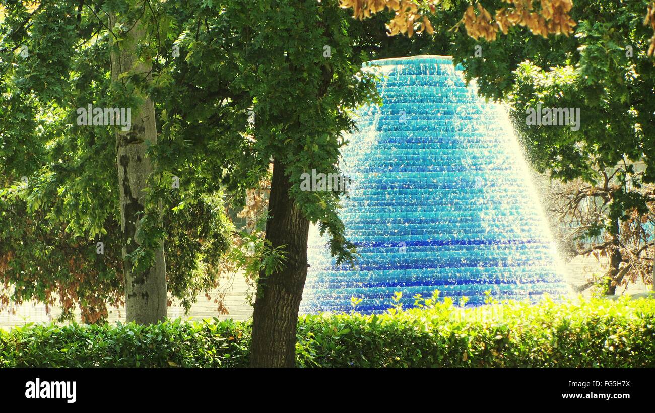 Fountain trees hi-res stock photography and images - Alamy