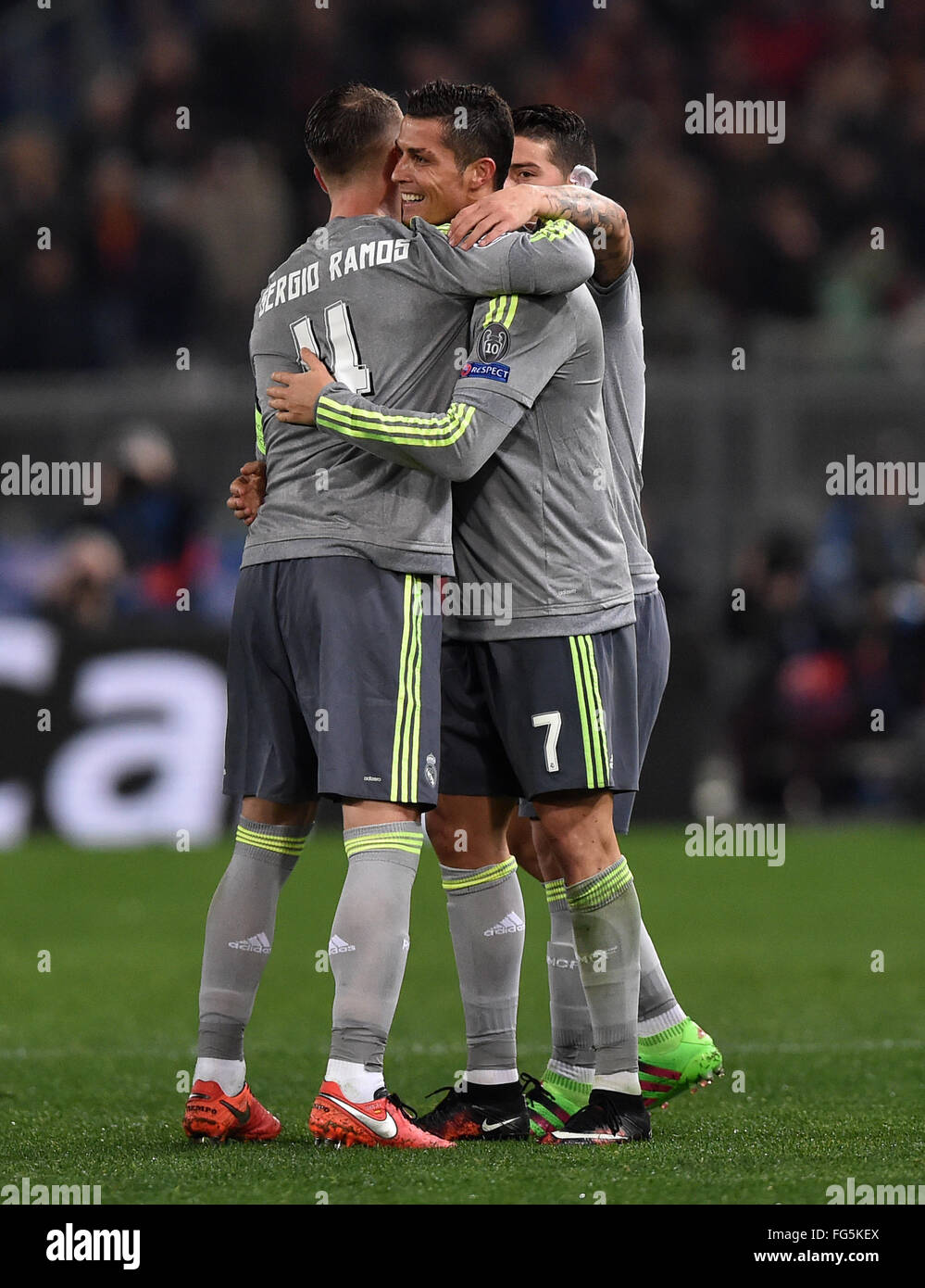 Rome, Italy. 17th Feb, 2016. Christiano Ronaldo (C) of Real Madrid ...