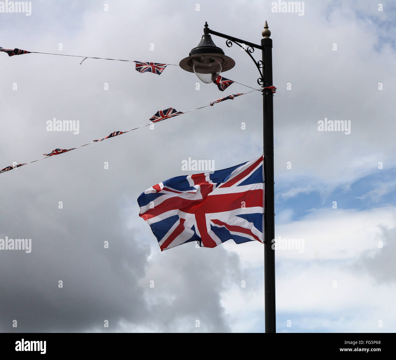 Union jack and bunting belfast hi-res stock photography and images - Alamy