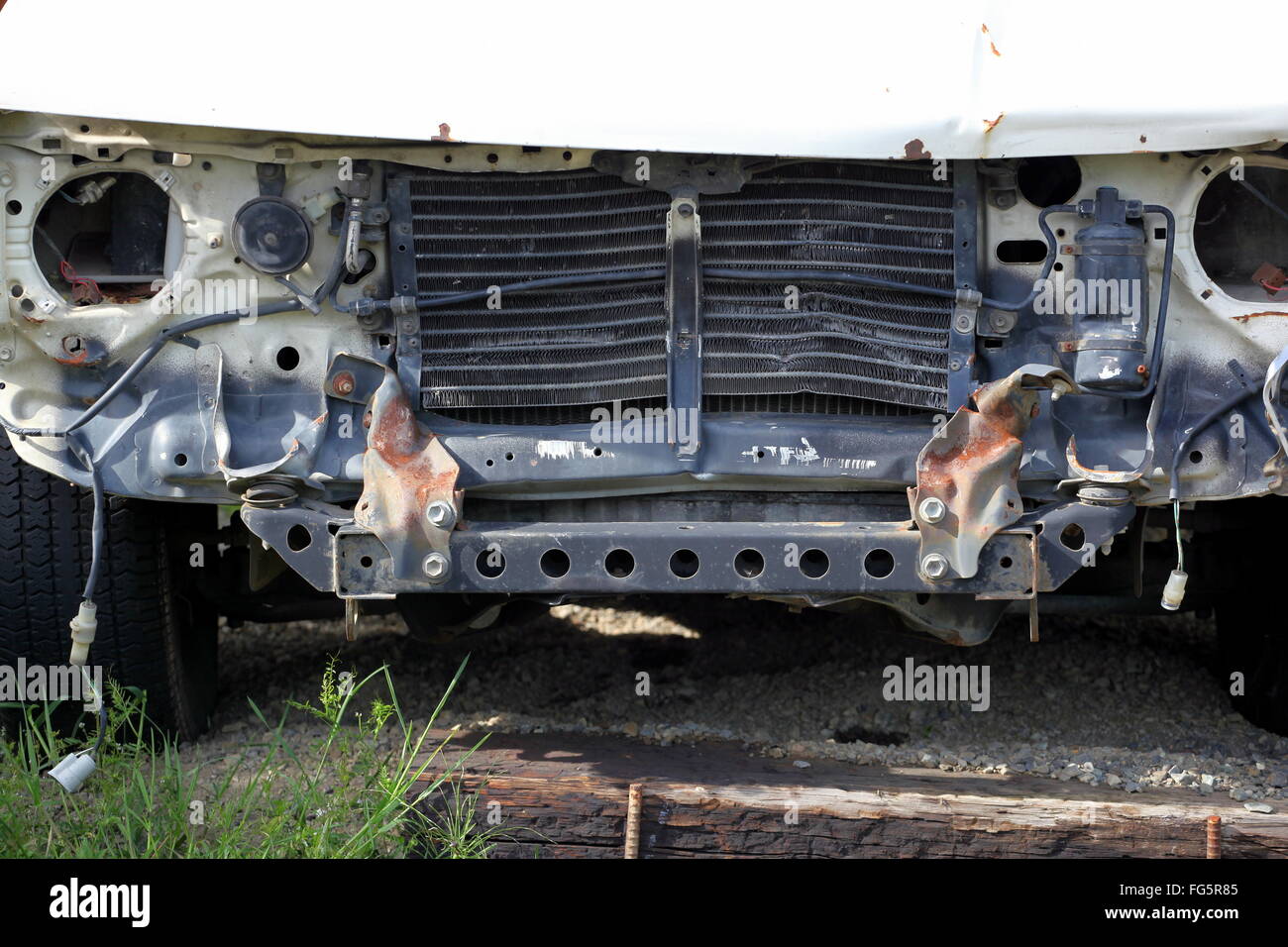 Car wreckage hi-res stock photography and images - Alamy