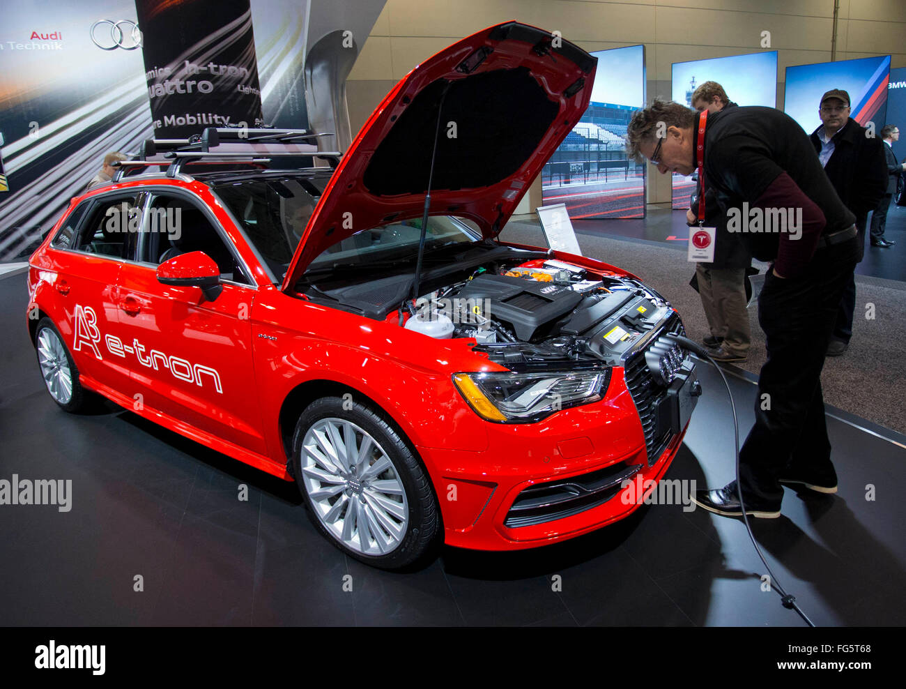 Tesla badge hi-res stock photography and images - Alamy