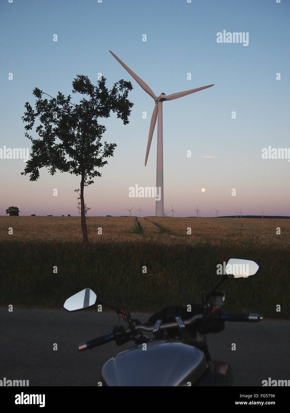 Sky bue hi-res stock photography and images - Alamy