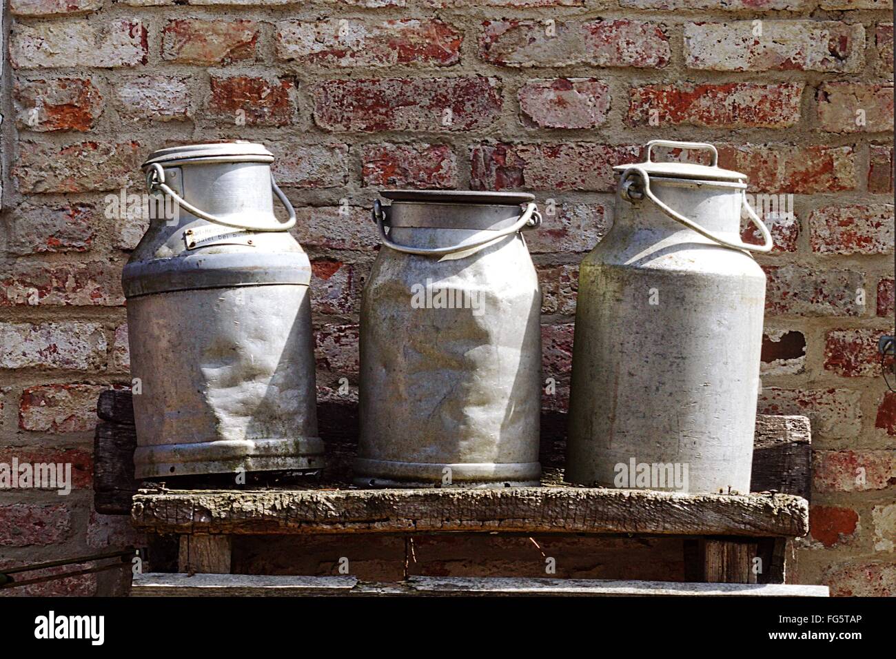 Milk canisters hi-res stock photography and images - Alamy