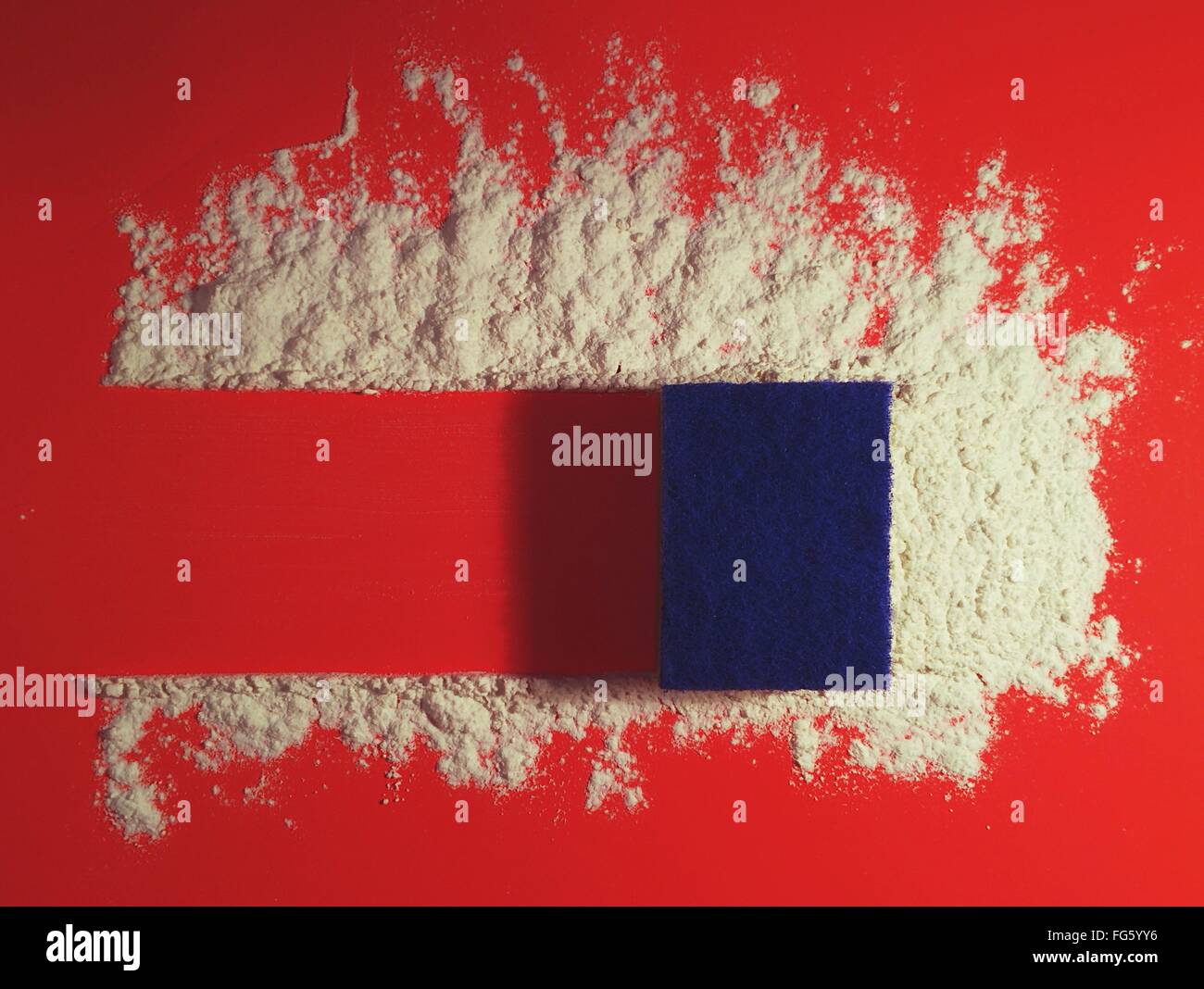 Sponge and powder hi-res stock photography and images - Alamy