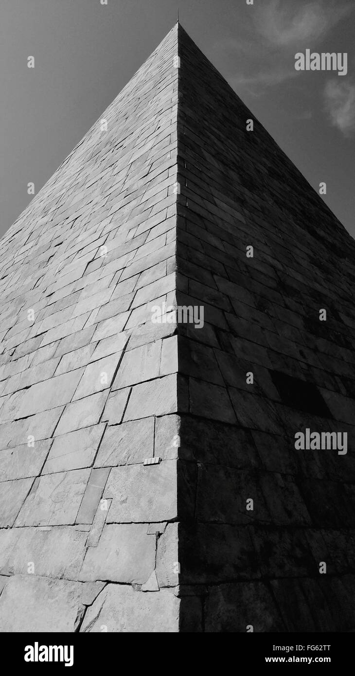 Stone corner hi-res stock photography and images - Alamy